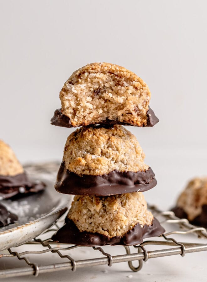 5-Ingredient Easy Vegan Pumpkin Fudge - Running on Real Food